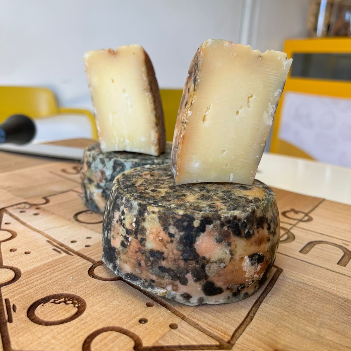 Natural madurado en frio (vaca) - Quesería Cucumides